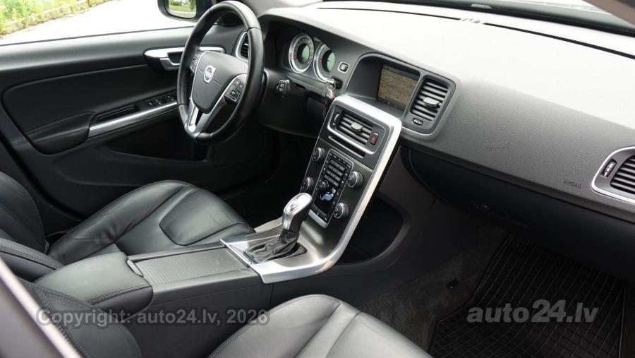 Blue Volvo V60 2012 in Tartu, with an engine capacity of 2.00 L and mileage of 207 thousand km for 8490 €, photo 14 on AUTOMOTO.COM.LV