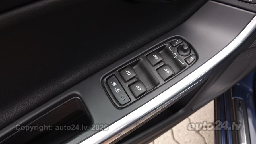 Blue Volvo V60 2012 in Tartu, with an engine capacity of 2.00 L and mileage of 207 thousand km for 8490 €, photo 18 on AUTOMOTO.COM.LV