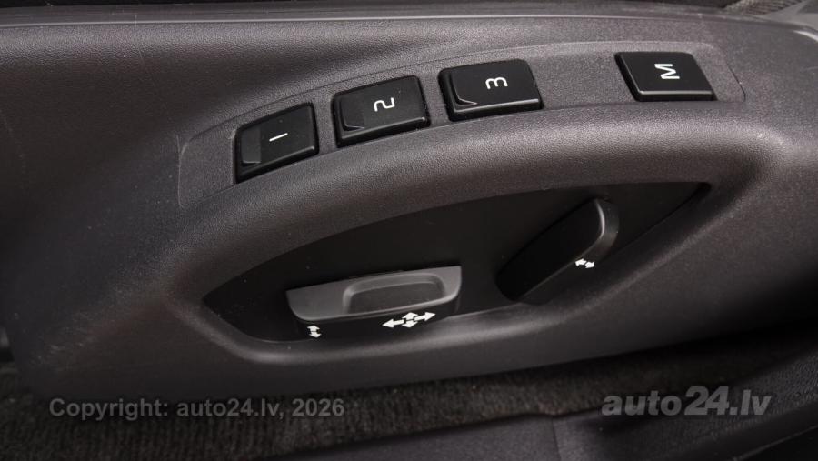 Blue Volvo V60 2012 in Tartu, with an engine capacity of 2.00 L and mileage of 207 thousand km for 8490 €, photo 20 on AUTOMOTO.COM.LV