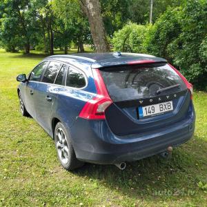 Blue Volvo V60 2012 in Tallinn, with an engine capacity of 2.00 L and mileage of 308 thousand km for 5500 €, photo 5 on AUTOMOTO.COM.LV