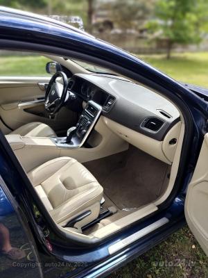Blue Volvo V60 2012 in Tallinn, with an engine capacity of 2.00 L and mileage of 308 thousand km for 5500 €, photo 6 on AUTOMOTO.COM.LV