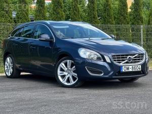 Blue Volvo V60 2012 in Jelgava, with an engine capacity of 2.00 L and mileage of 0 thousand km for 6490 €, photo 4 on AUTOMOTO.COM.LV