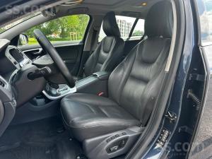Blue Volvo V60 2012 in Jelgava, with an engine capacity of 2.00 L and mileage of 0 thousand km for 6490 €, photo 9 on AUTOMOTO.COM.LV