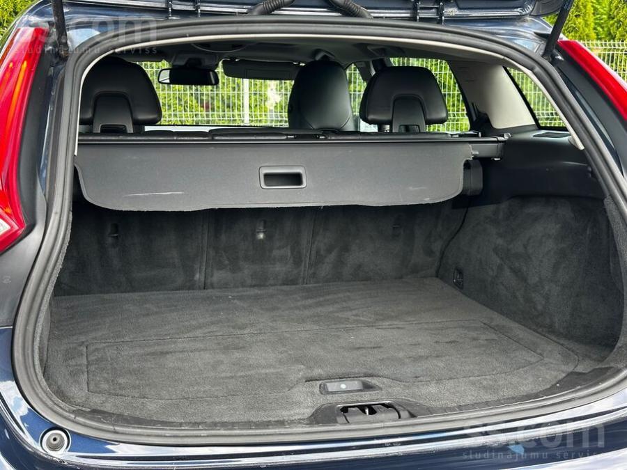 Blue Volvo V60 2012 in Jelgava, with an engine capacity of 2.00 L and mileage of 0 thousand km for 6490 €, photo 21 on AUTOMOTO.COM.LV