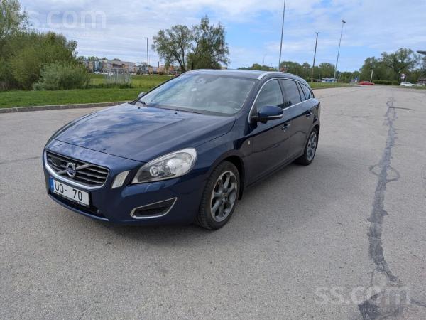 Синий Вольво B60 2012 в Рига, объемом двигателя 2.40 л и пробегом 308 тыс. км за 5500 €, фото 1 на AUTOMOTO.COM.LV