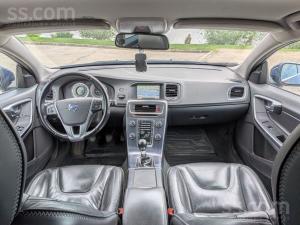 Zils Volvo V60 2012 Rīga, ar dzinēja tilpumu 2.40 L un nobraukumu 308 tūkst. km par 5500 €, foto 9 vietnē AUTOMOTO.COM.LV