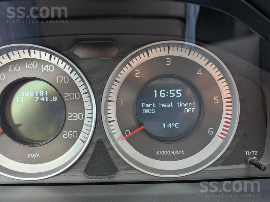 Zils Volvo V60 2012 Rīga, ar dzinēja tilpumu 2.40 L un nobraukumu 308 tūkst. km par 5500 €, foto 14 vietnē AUTOMOTO.COM.LV