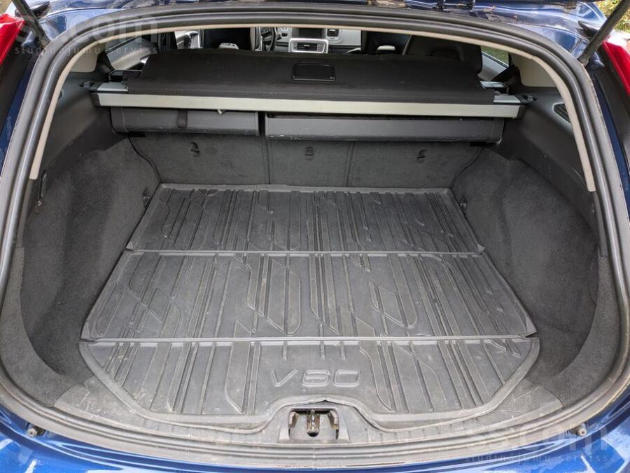Zils Volvo V60 2012 Rīga, ar dzinēja tilpumu 2.40 L un nobraukumu 308 tūkst. km par 5500 €, foto 18 vietnē AUTOMOTO.COM.LV