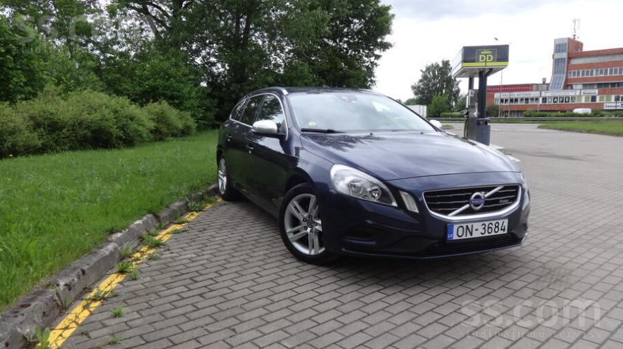 Blue Volvo V60 2012 in Jurmala, with an engine capacity of 2.00 L and mileage of 297 thousand km for 6290 €, photo 1 on AUTOMOTO.COM.LV