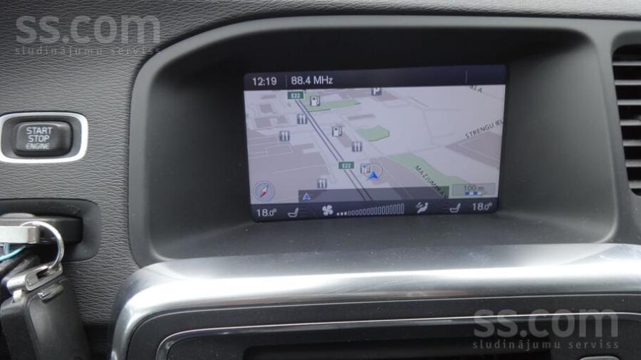 Blue Volvo V60 2012 in Jurmala, with an engine capacity of 2.00 L and mileage of 297 thousand km for 6290 €, photo 13 on AUTOMOTO.COM.LV