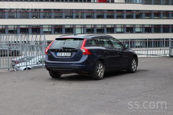Blue Volvo V60 2012 in Riga, with an engine capacity of 1.60 L and mileage of 379 thousand km for 3380 €, photo 6 on AUTOMOTO.COM.LV