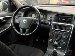 Blue Volvo V60 2012 in Riga, with an engine capacity of 1.60 L and mileage of 379 thousand km for 3380 €, photo 12 on AUTOMOTO.COM.LV