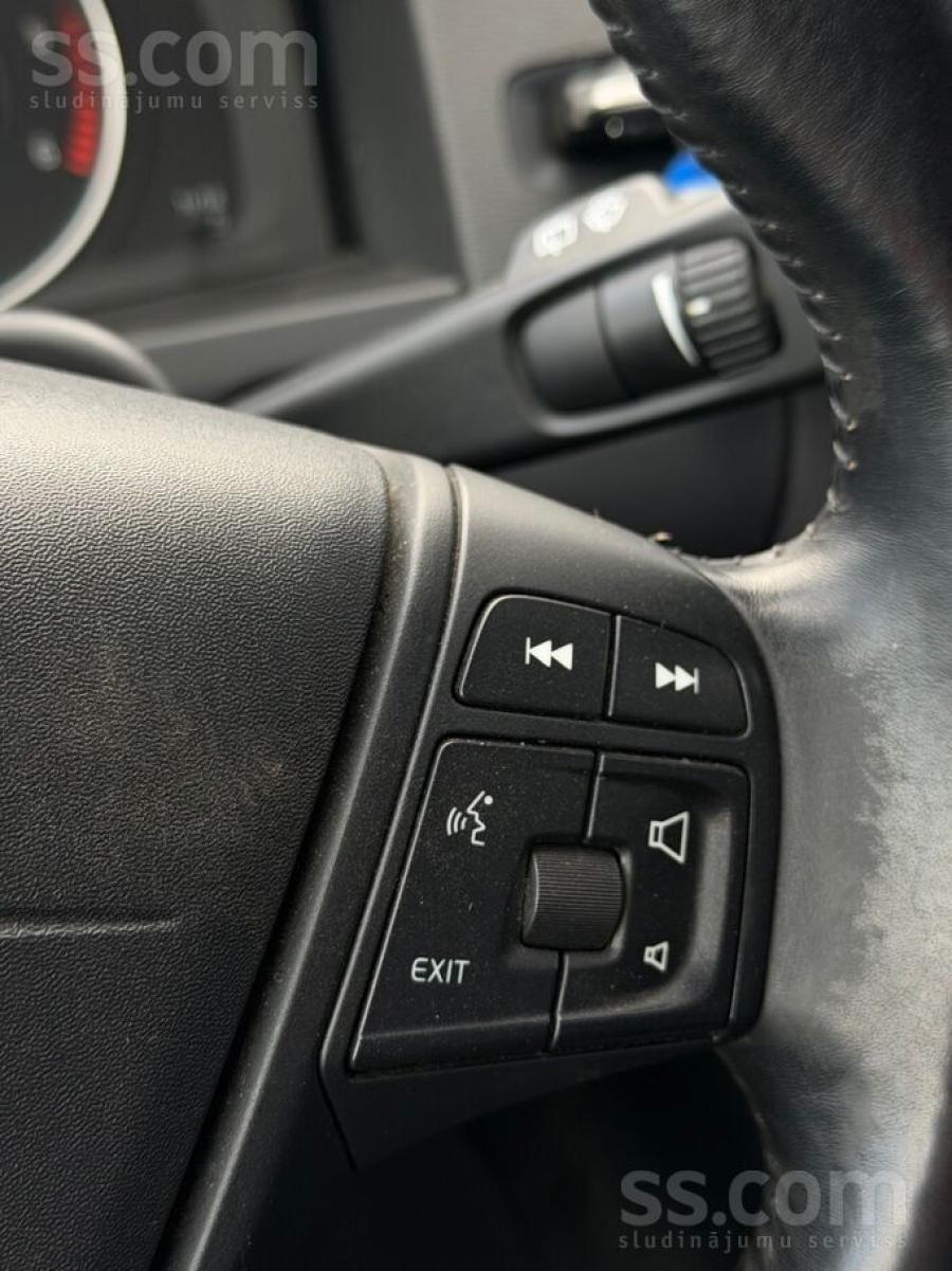 Blue Volvo V60 2012 in Riga, with an engine capacity of 1.60 L and mileage of 379 thousand km for 3380 €, photo 16 on AUTOMOTO.COM.LV