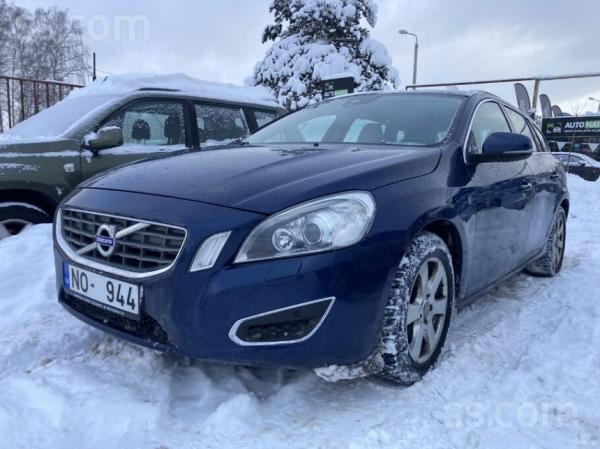Zils Volvo V60 2012 Rīga, ar dzinēja tilpumu 1.60 L un nobraukumu 295 tūkst. km par 7300 €, foto 1 vietnē AUTOMOTO.COM.LV