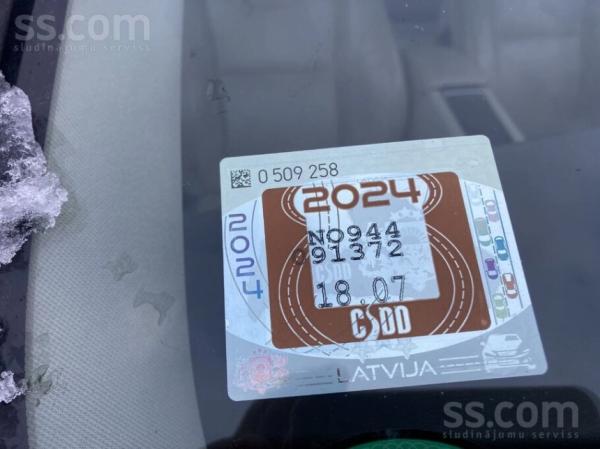 Zils Volvo V60 2012 Rīga, ar dzinēja tilpumu 1.60 L un nobraukumu 295 tūkst. km par 7300 €, foto 3 vietnē AUTOMOTO.COM.LV