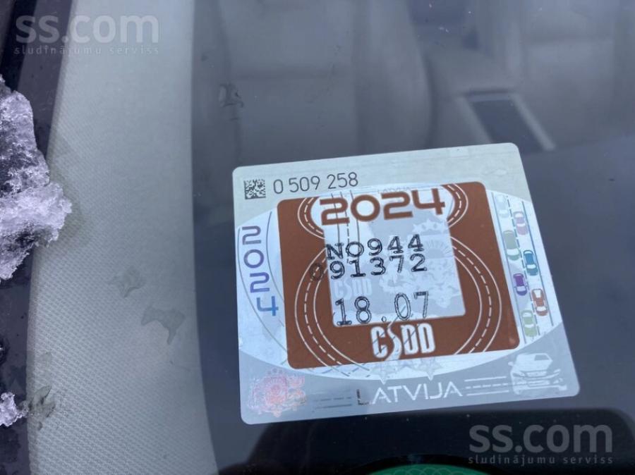 Zils Volvo V60 2012 Rīga, ar dzinēja tilpumu 1.60 L un nobraukumu 295 tūkst. km par 7300 €, foto 4 vietnē AUTOMOTO.COM.LV