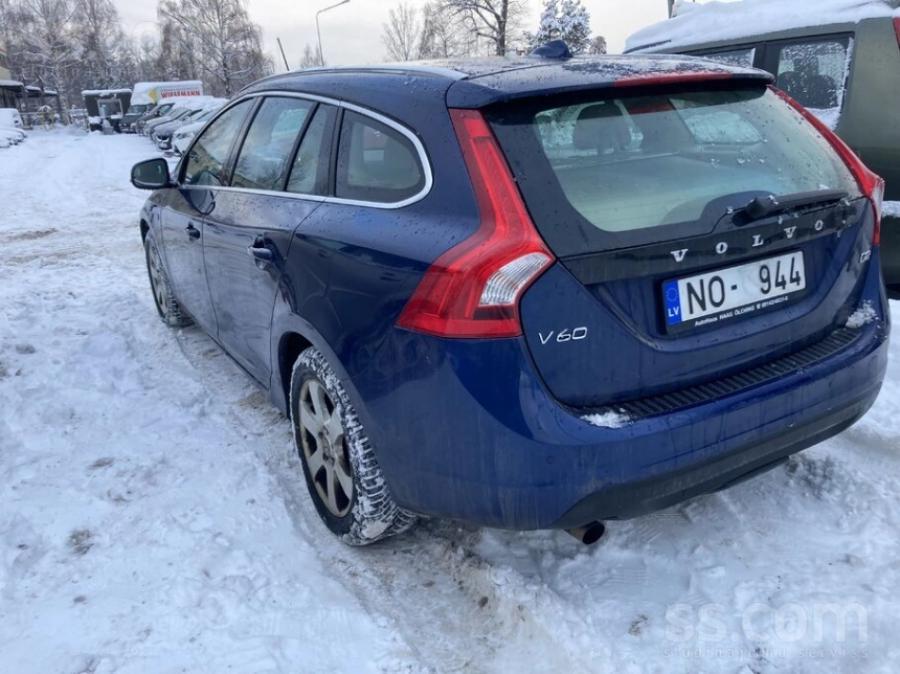 Zils Volvo V60 2012 Rīga, ar dzinēja tilpumu 1.60 L un nobraukumu 295 tūkst. km par 7300 €, foto 6 vietnē AUTOMOTO.COM.LV