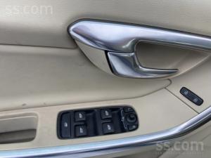Zils Volvo V60 2012 Rīga, ar dzinēja tilpumu 1.60 L un nobraukumu 295 tūkst. km par 7300 €, foto 16 vietnē AUTOMOTO.COM.LV