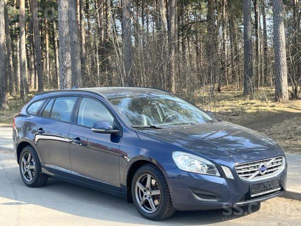 Zils Volvo V60 2012 Valmiera, ar dzinēja tilpumu 1.60 L un nobraukumu 0 tūkst. km par 6800 €, foto 1 vietnē AUTOMOTO.COM.LV