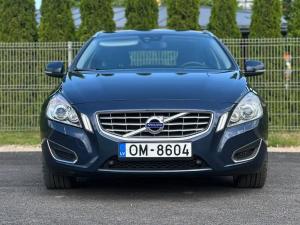Blue Volvo V60 2012 in Jelgava, with an engine capacity of 2.00 L and mileage of 304 thousand km for 6490 €, photo 3 on AUTOMOTO.COM.LV