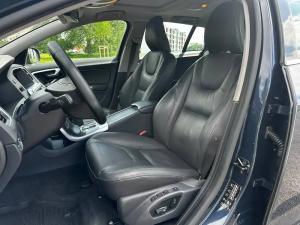 Blue Volvo V60 2012 in Jelgava, with an engine capacity of 2.00 L and mileage of 304 thousand km for 6490 €, photo 9 on AUTOMOTO.COM.LV