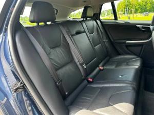 Blue Volvo V60 2012 in Jelgava, with an engine capacity of 2.00 L and mileage of 304 thousand km for 6490 €, photo 14 on AUTOMOTO.COM.LV
