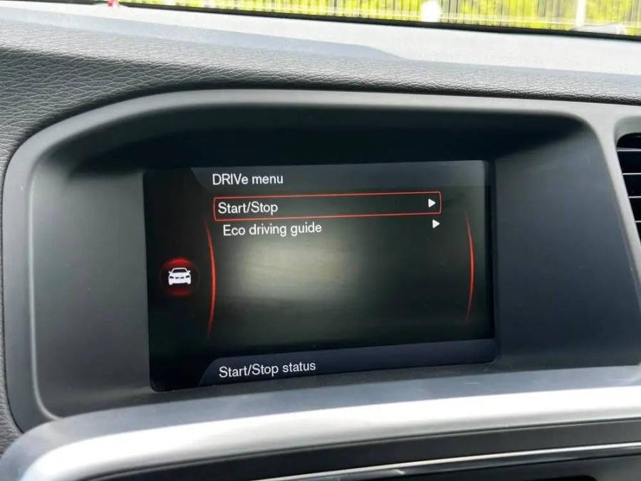 Blue Volvo V60 2012 in Jelgava, with an engine capacity of 2.00 L and mileage of 304 thousand km for 6490 €, photo 18 on AUTOMOTO.COM.LV