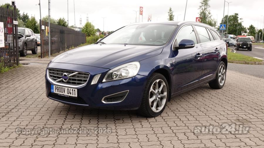 Zils Volvo V60 2012 Tartu, ar dzinēja tilpumu 1.60 L un nobraukumu 185 tūkst. km par 7790 €, foto 1 vietnē AUTOMOTO.COM.LV