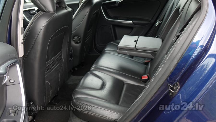 Zils Volvo V60 2012 Tartu, ar dzinēja tilpumu 1.60 L un nobraukumu 185 tūkst. km par 7790 €, foto 3 vietnē AUTOMOTO.COM.LV