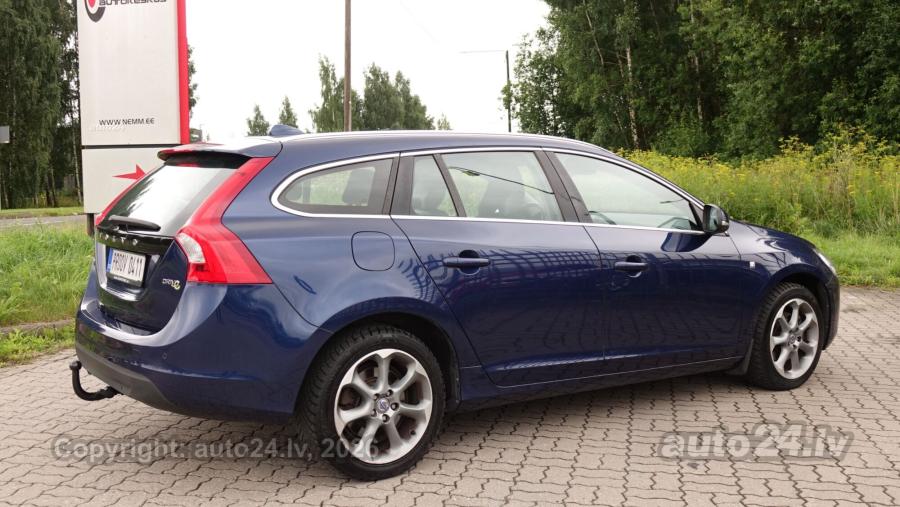 Zils Volvo V60 2012 Tartu, ar dzinēja tilpumu 1.60 L un nobraukumu 185 tūkst. km par 7790 €, foto 7 vietnē AUTOMOTO.COM.LV