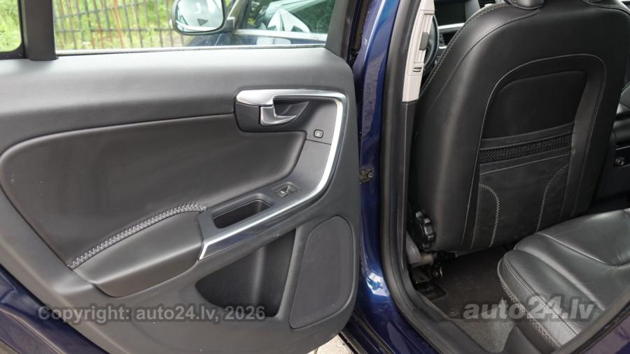 Zils Volvo V60 2012 Tartu, ar dzinēja tilpumu 1.60 L un nobraukumu 185 tūkst. km par 7790 €, foto 10 vietnē AUTOMOTO.COM.LV