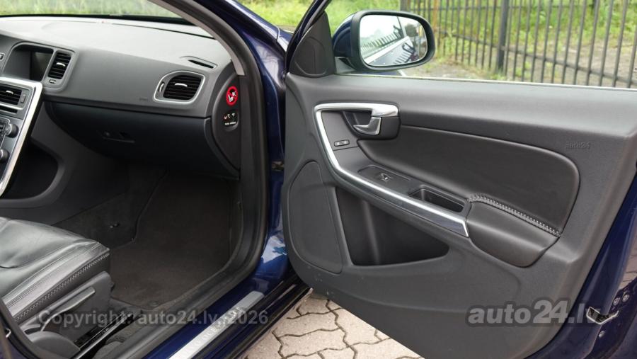 Zils Volvo V60 2012 Tartu, ar dzinēja tilpumu 1.60 L un nobraukumu 185 tūkst. km par 7790 €, foto 13 vietnē AUTOMOTO.COM.LV