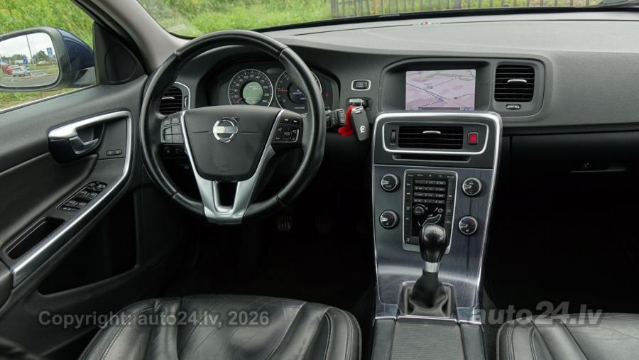 Zils Volvo V60 2012 Tartu, ar dzinēja tilpumu 1.60 L un nobraukumu 185 tūkst. km par 7790 €, foto 14 vietnē AUTOMOTO.COM.LV
