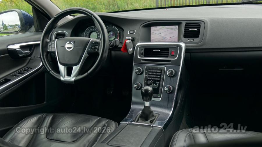 Zils Volvo V60 2012 Tartu, ar dzinēja tilpumu 1.60 L un nobraukumu 185 tūkst. km par 7790 €, foto 17 vietnē AUTOMOTO.COM.LV