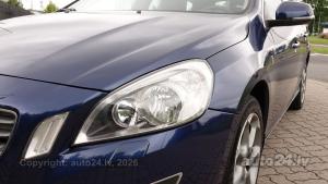 Zils Volvo V60 2012 Tartu, ar dzinēja tilpumu 1.60 L un nobraukumu 185 tūkst. km par 7790 €, foto 19 vietnē AUTOMOTO.COM.LV