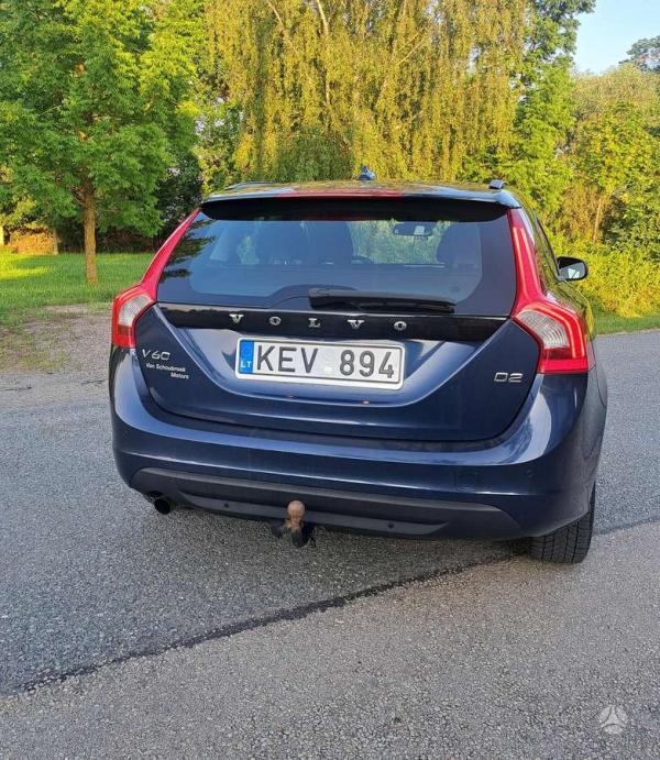 Blue Volvo V60 2012 in Marijampole, with an engine capacity of 1.56 L and mileage of 368 thousand km for 4600 €, photo 9 on AUTOMOTO.COM.LV