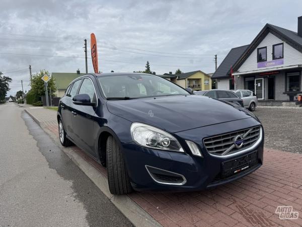 Zils Volvo V60 2012 Kauņa, ar dzinēja tilpumu 2.00 L un nobraukumu 239 tūkst. km par 4299 €, foto 2 vietnē AUTOMOTO.COM.LV