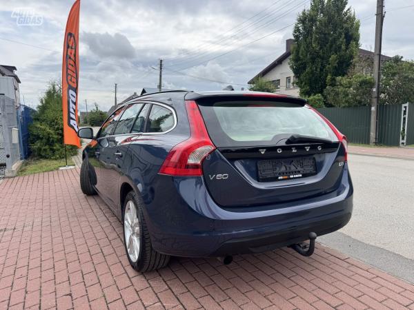 Zils Volvo V60 2012 Kauņa, ar dzinēja tilpumu 2.00 L un nobraukumu 239 tūkst. km par 4299 €, foto 4 vietnē AUTOMOTO.COM.LV