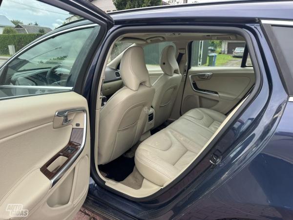 Zils Volvo V60 2012 Kauņa, ar dzinēja tilpumu 2.00 L un nobraukumu 239 tūkst. km par 4299 €, foto 6 vietnē AUTOMOTO.COM.LV