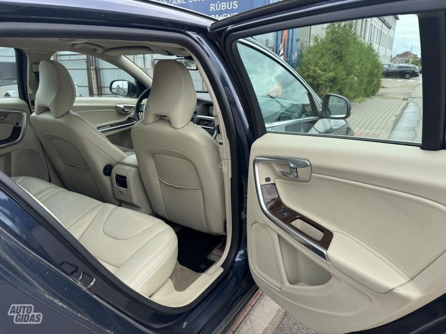 Zils Volvo V60 2012 Kauņa, ar dzinēja tilpumu 2.00 L un nobraukumu 239 tūkst. km par 4299 €, foto 8 vietnē AUTOMOTO.COM.LV