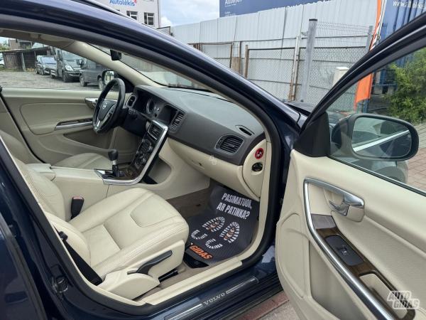 Zils Volvo V60 2012 Kauņa, ar dzinēja tilpumu 2.00 L un nobraukumu 239 tūkst. km par 4299 €, foto 8 vietnē AUTOMOTO.COM.LV