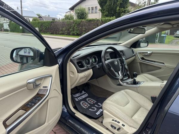 Zils Volvo V60 2012 Kauņa, ar dzinēja tilpumu 2.00 L un nobraukumu 239 tūkst. km par 4299 €, foto 9 vietnē AUTOMOTO.COM.LV