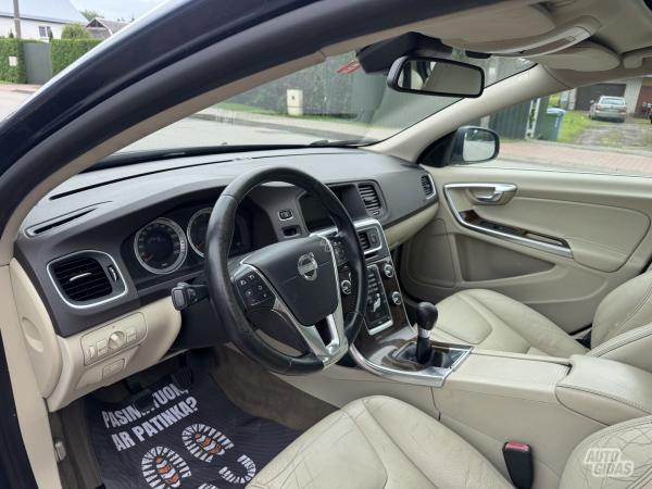 Zils Volvo V60 2012 Kauņa, ar dzinēja tilpumu 2.00 L un nobraukumu 239 tūkst. km par 4299 €, foto 10 vietnē AUTOMOTO.COM.LV