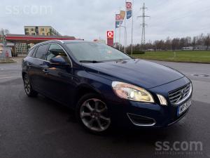 Blue Volvo V60 2012 in Riga, with an engine capacity of 2.00 L and mileage of 284 thousand km for 5800 €, photo  on AUTOMOTO.COM.LV