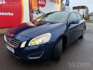 Blue Volvo V60 2012 in Riga, with an engine capacity of 2.00 L and mileage of 284 thousand km for 5800 €, photo 3 on AUTOMOTO.COM.LV