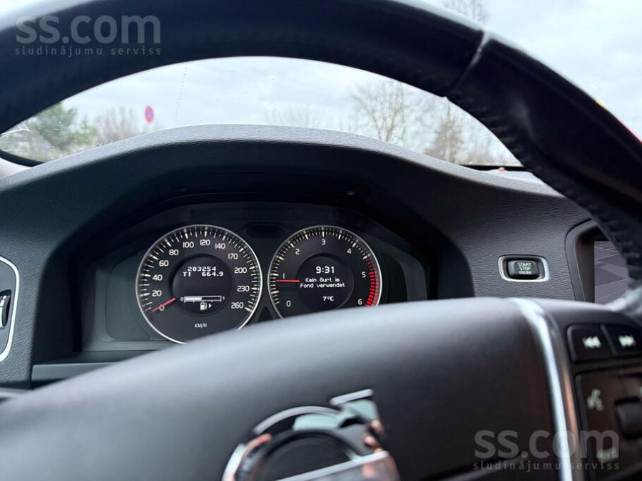 Blue Volvo V60 2012 in Riga, with an engine capacity of 2.00 L and mileage of 284 thousand km for 5800 €, photo 11 on AUTOMOTO.COM.LV
