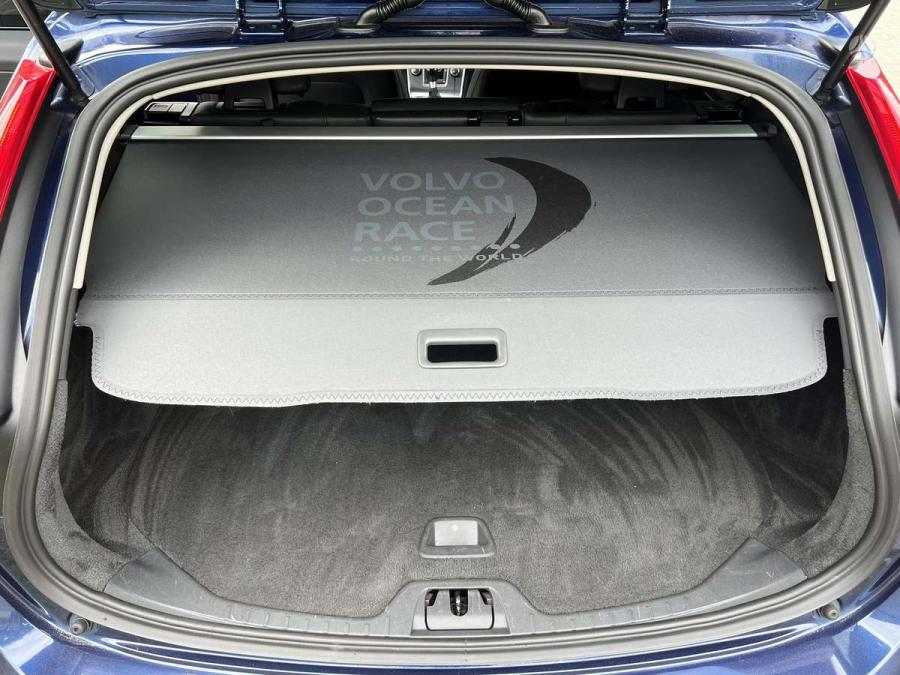 Blue Volvo V60 2012 in Prienai, with an engine capacity of 1.98 L and mileage of 358 thousand km for 5499 €, photo 15 on AUTOMOTO.COM.LV