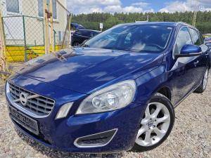 Zils Volvo V60 2012 Viļņa, ar dzinēja tilpumu 1.98 L un nobraukumu 291 tūkst. km par 5790 €, foto  vietnē AUTOMOTO.COM.LV