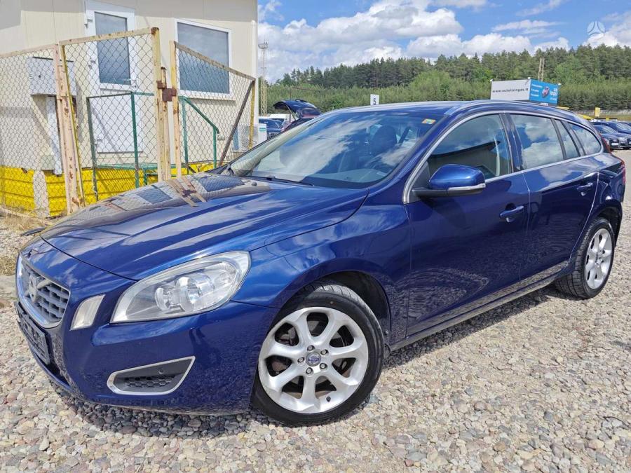 Zils Volvo V60 2012 Viļņa, ar dzinēja tilpumu 1.98 L un nobraukumu 291 tūkst. km par 5790 €, foto 3 vietnē AUTOMOTO.COM.LV