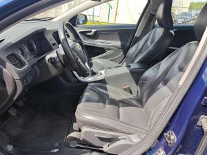 Zils Volvo V60 2012 Viļņa, ar dzinēja tilpumu 1.98 L un nobraukumu 291 tūkst. km par 5790 €, foto 11 vietnē AUTOMOTO.COM.LV